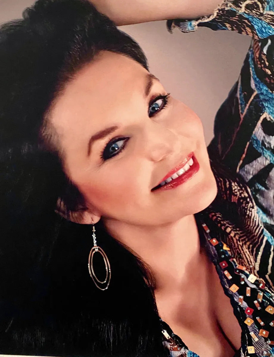 Photographs – Crystal Gayle Store